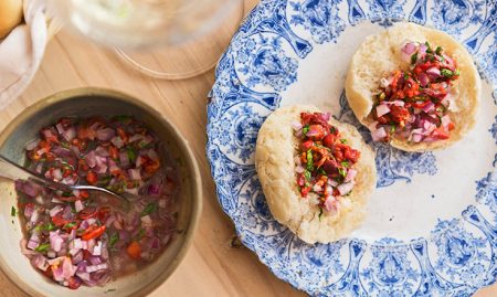 Pebre de piure con pan amasado - | Arquitectura, diseño y decoración