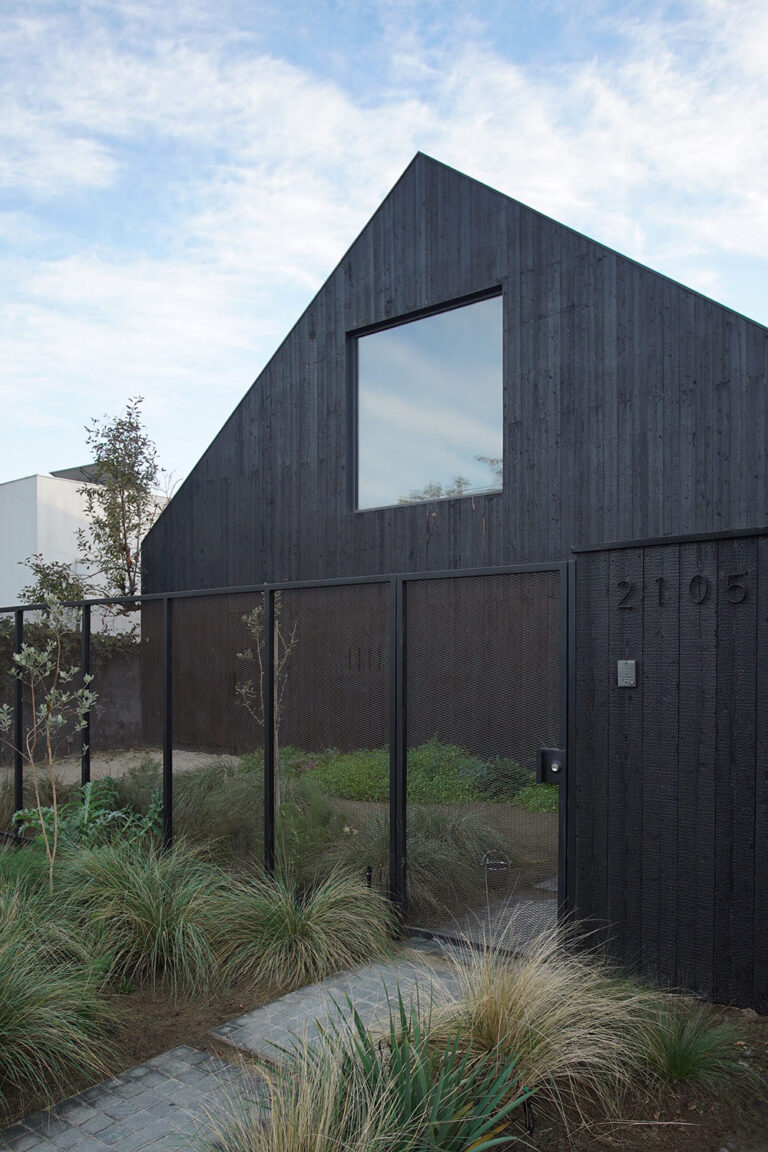 Yakisugi: la técnica japonesa de madera quemada que ya está en Chile ...